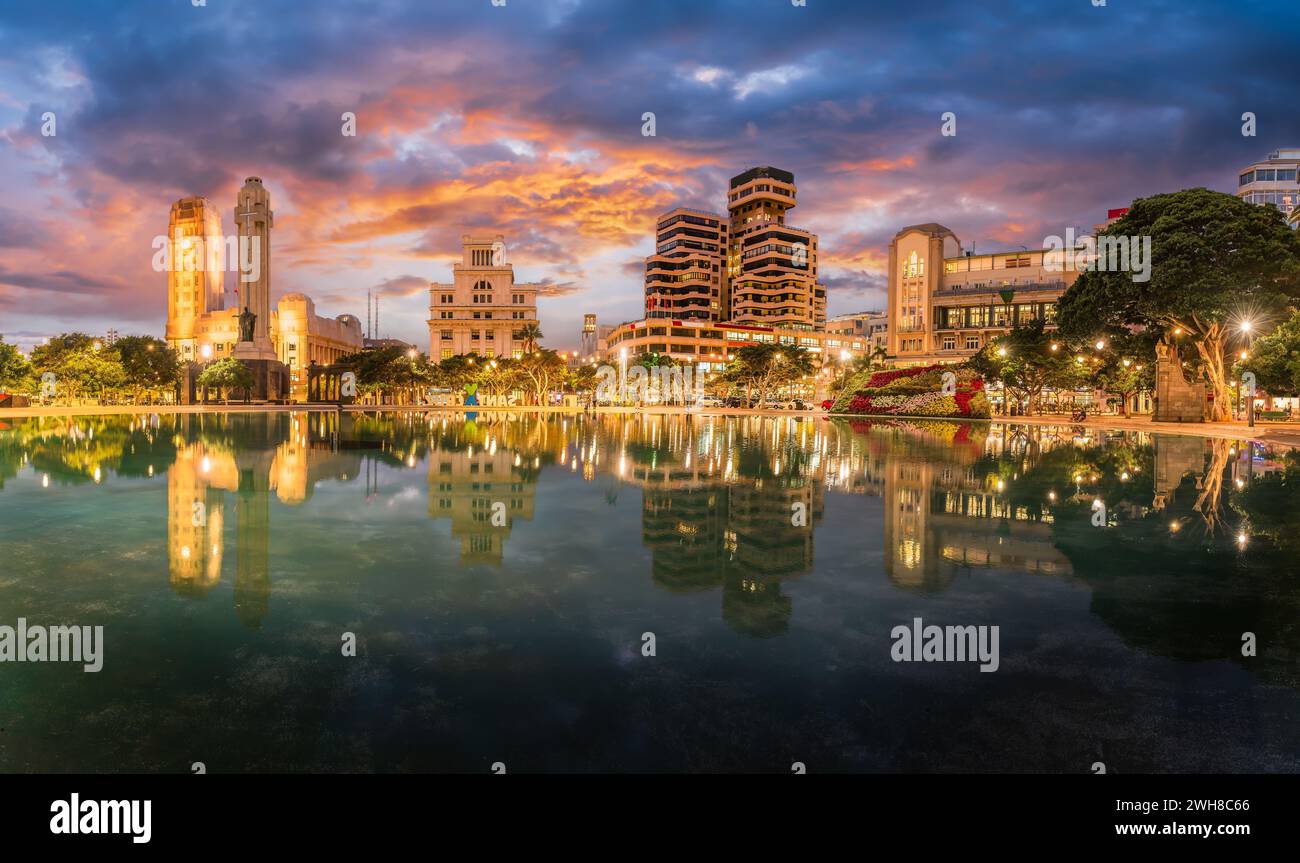 Tenerife plaza reflect hi-res stock photography and images - Alamy