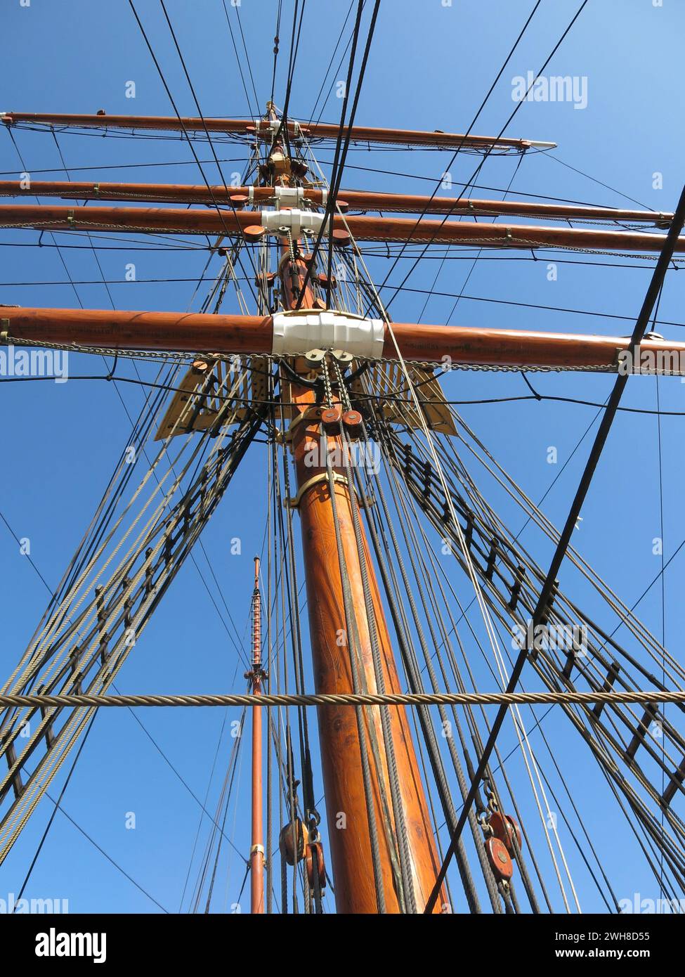 Looking up the mast & rigging of the Royal Research Ship Discovery on ...
