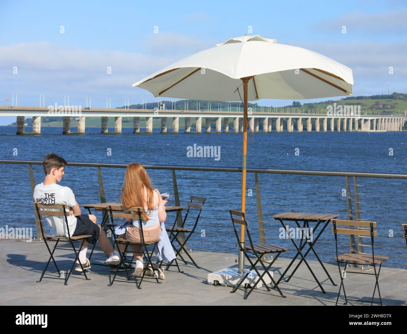 Young woman in the river tay hi-res stock photography and images - Alamy