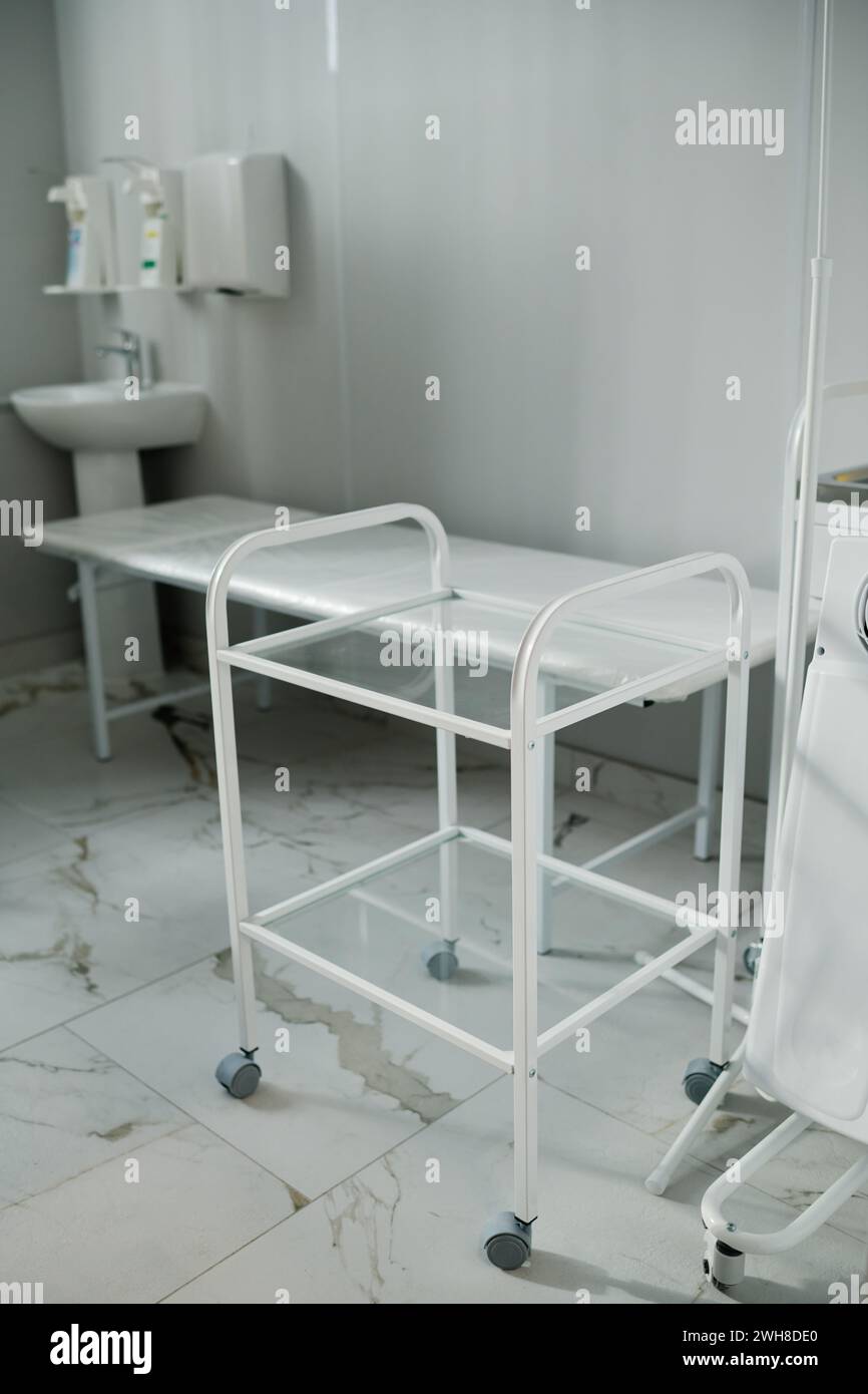 Ambulance interior front hi-res stock photography and images - Alamy