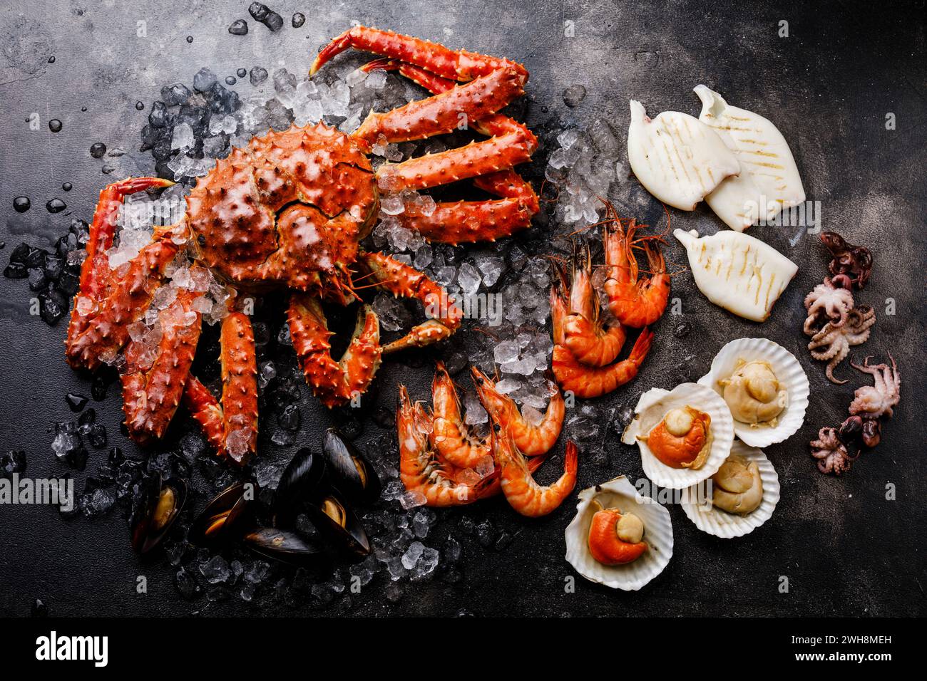 Boiled Seafood on ice - King Crab, Prawn Shrimp, Mussels Clams ...