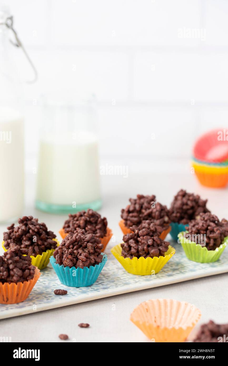 Mini cupcake papers hi-res stock photography and images - Alamy