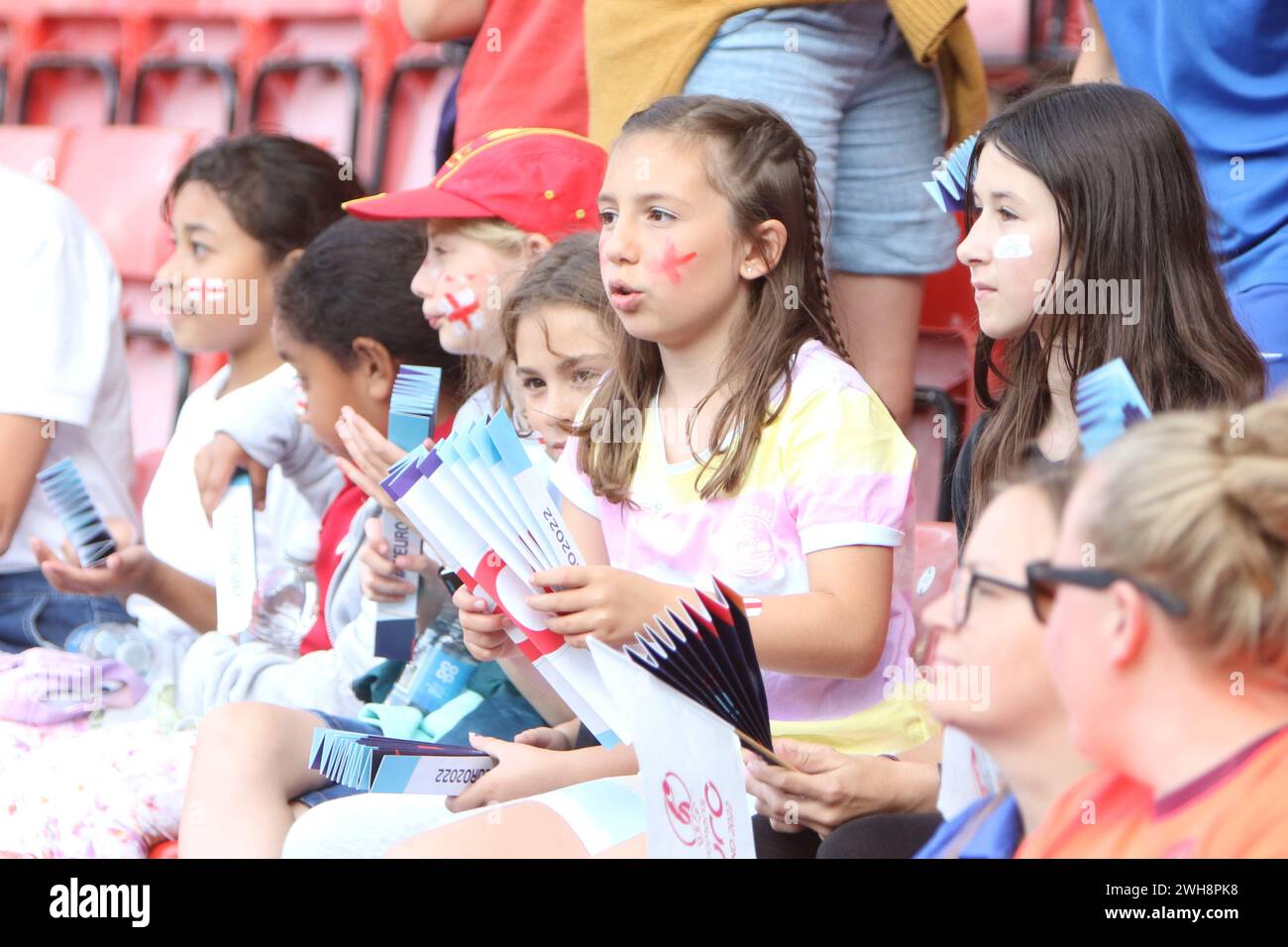 Young England Lionesses fans girls England v Northern Ireland UEFA ...