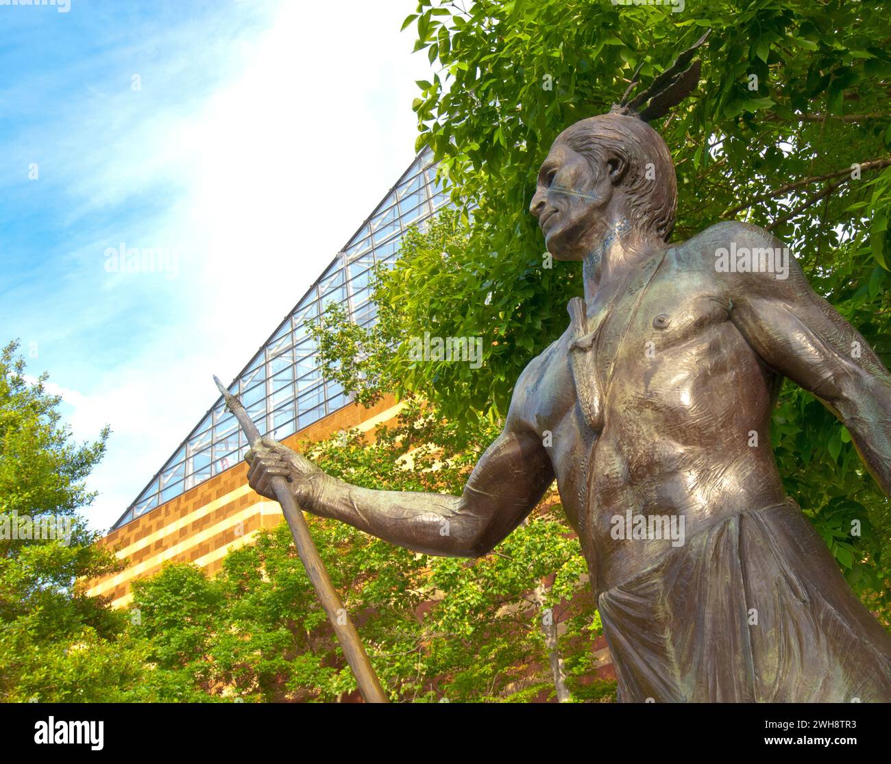 "Cherokee" sculpture by Jud Hartmann next to Tennessee Aquarium ...
