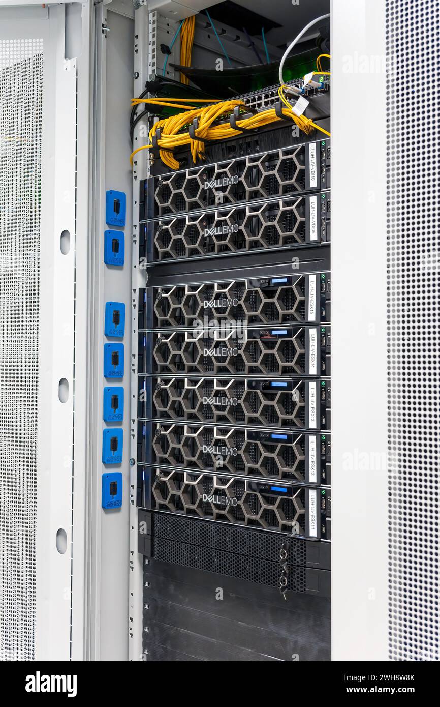 Data servers uk hi-res stock photography and images - Alamy