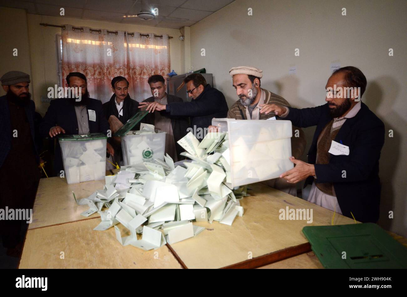 Peshawar, Peshawar, Pakistan. 8th Feb, 2024. PESHAWAR, PAKISTAN, FBR ...