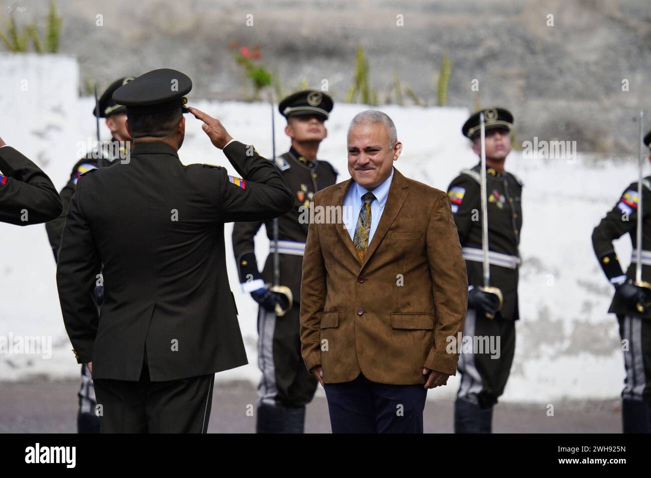 CUARTEL MOVIL TODD D ROBINSON Quito 8 de febrero 2024. Entrega del ...