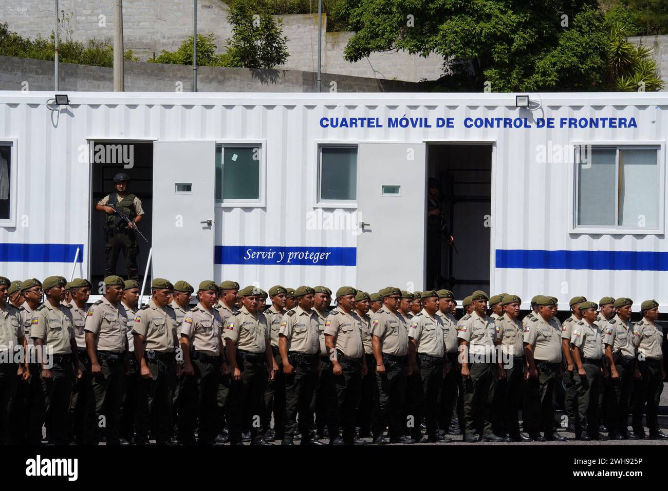 CUARTEL MOVIL TODD D ROBINSON Quito 8 de febrero 2024. Entrega del ...
