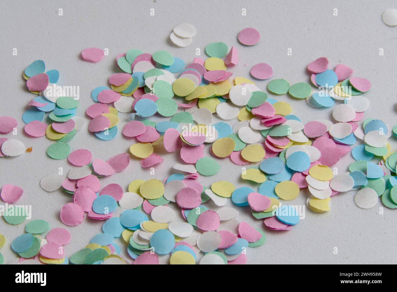 Confeti pastel hi-res stock photography and images - Alamy