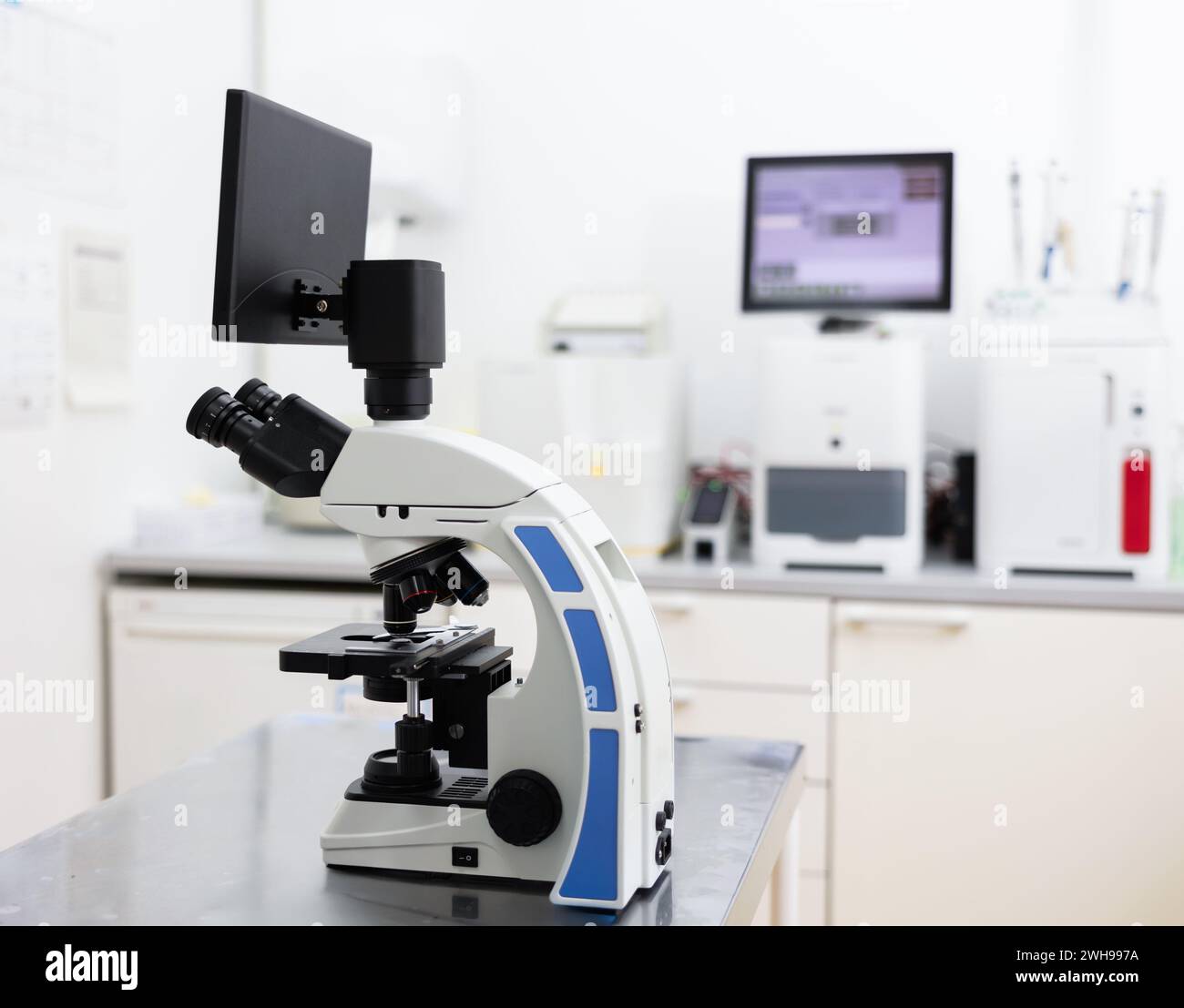 Specialized laboratory equipment hi-res stock photography and images ...