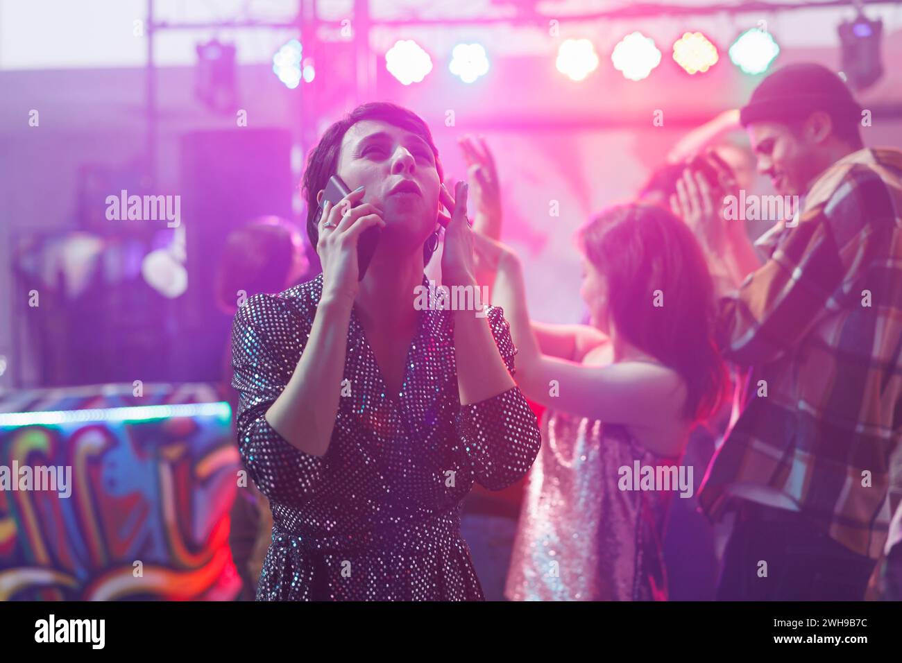 Answering interlocutor hi-res stock photography and images - Alamy