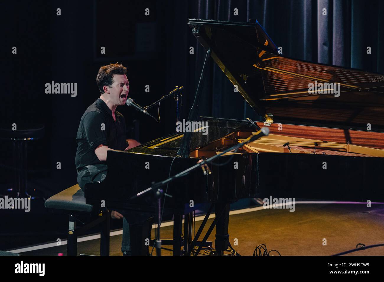 Mt jones live concert hi-res stock photography and images - Alamy