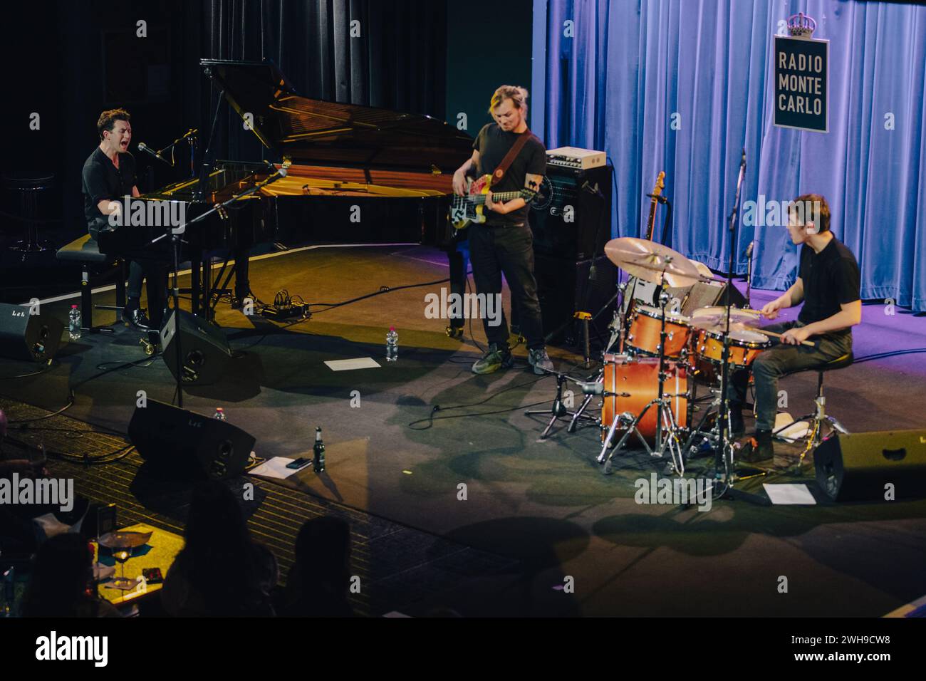 Mt jones live concert hi-res stock photography and images - Alamy