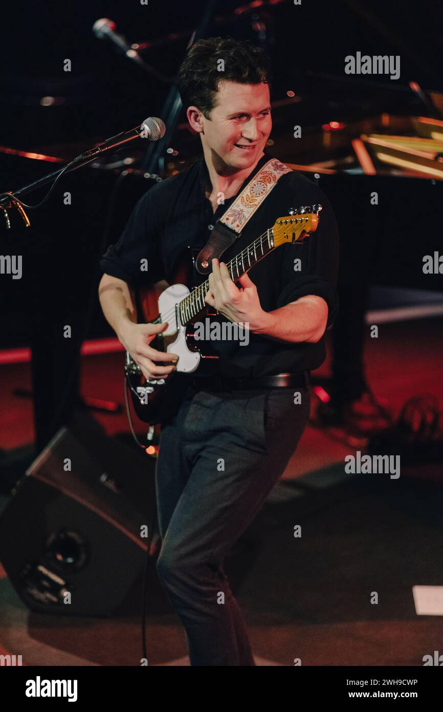 Mt jones live concert hi-res stock photography and images - Alamy