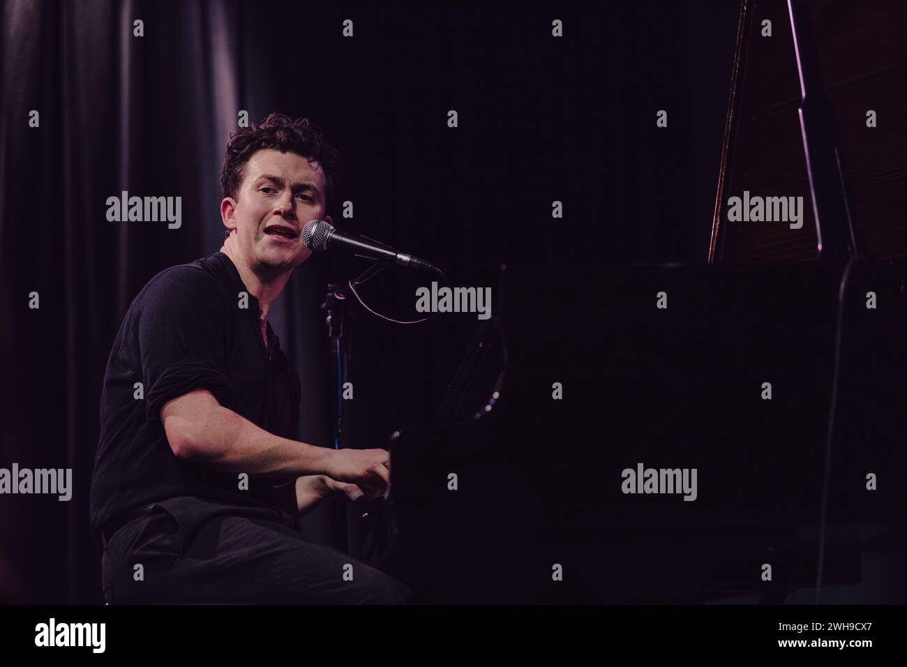 Mt jones live concert hi-res stock photography and images - Alamy