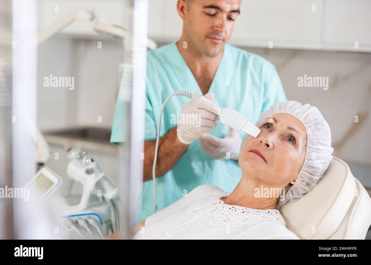 Precision skincare tools hi-res stock photography and images - Alamy