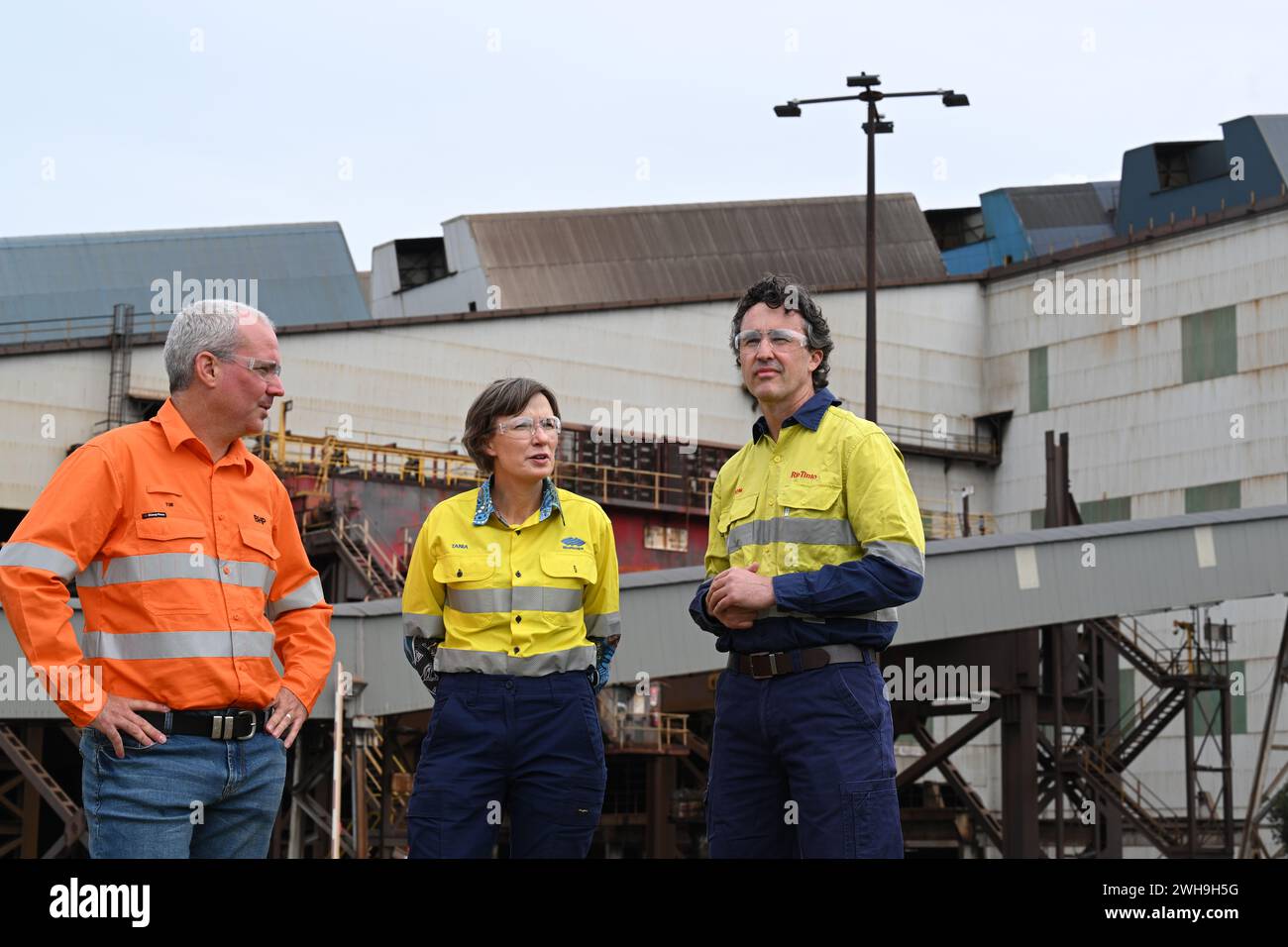 (lt-rt) BHP WAIO Asset President, Tim Day, Rio Tinto CEO Iron Ore ...