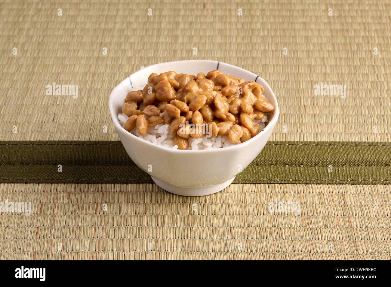 Bowl of white rice with Japanese Natto Soybean Stock Photo - Alamy
