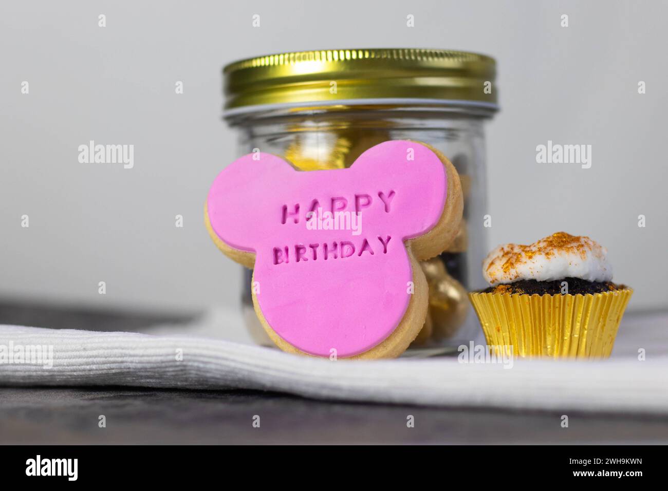 Happy birthday mouse hi-res stock photography and images - Alamy