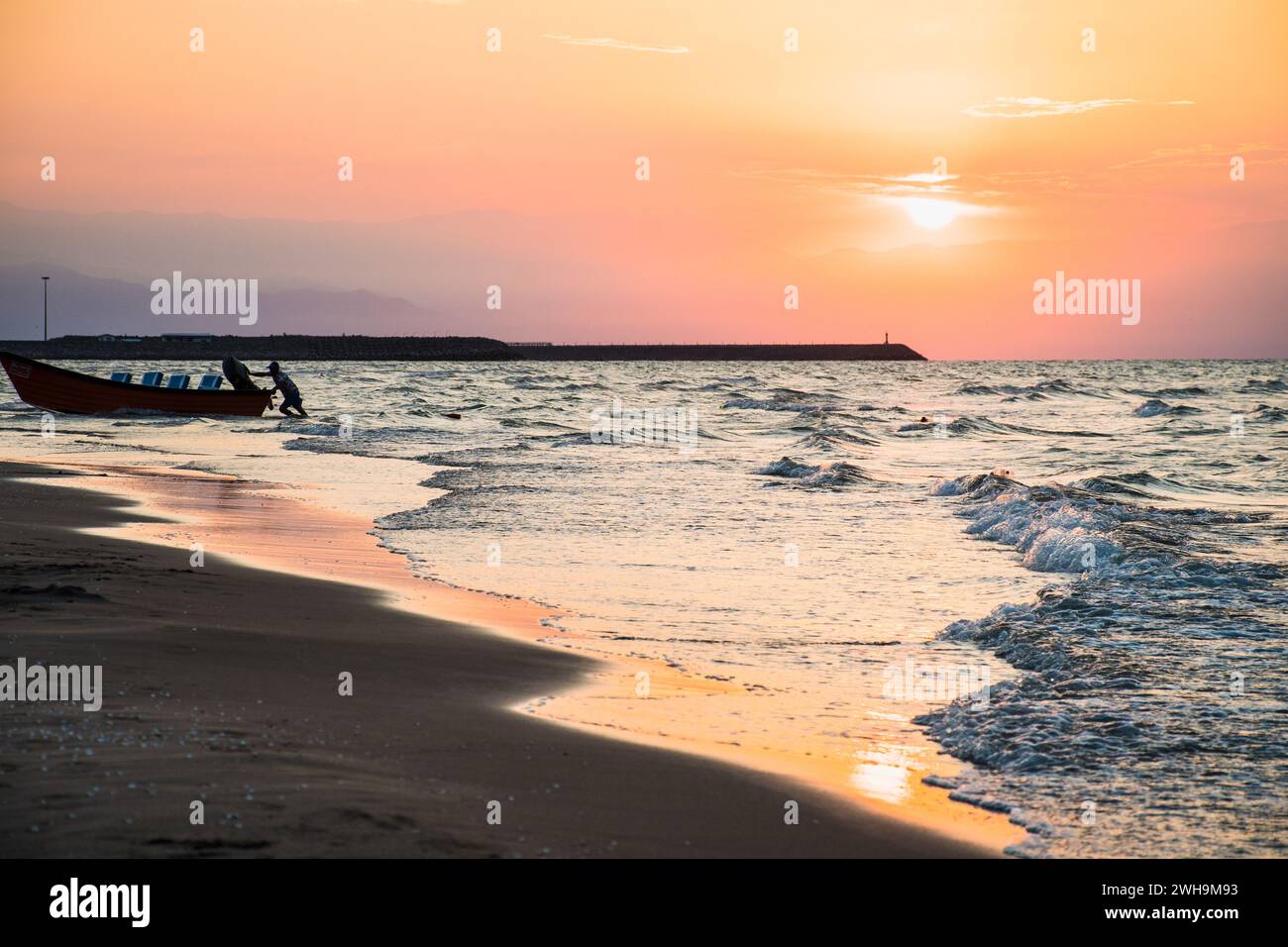 Push boat hi-res stock photography and images - Alamy