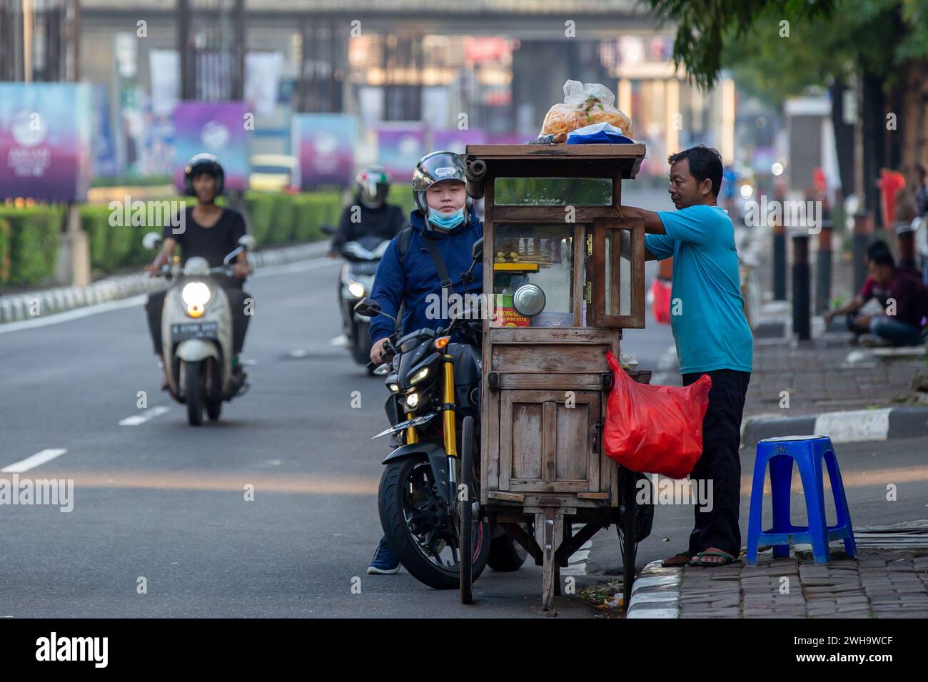 Hawker food stall hi-res stock photography and images - Alamy