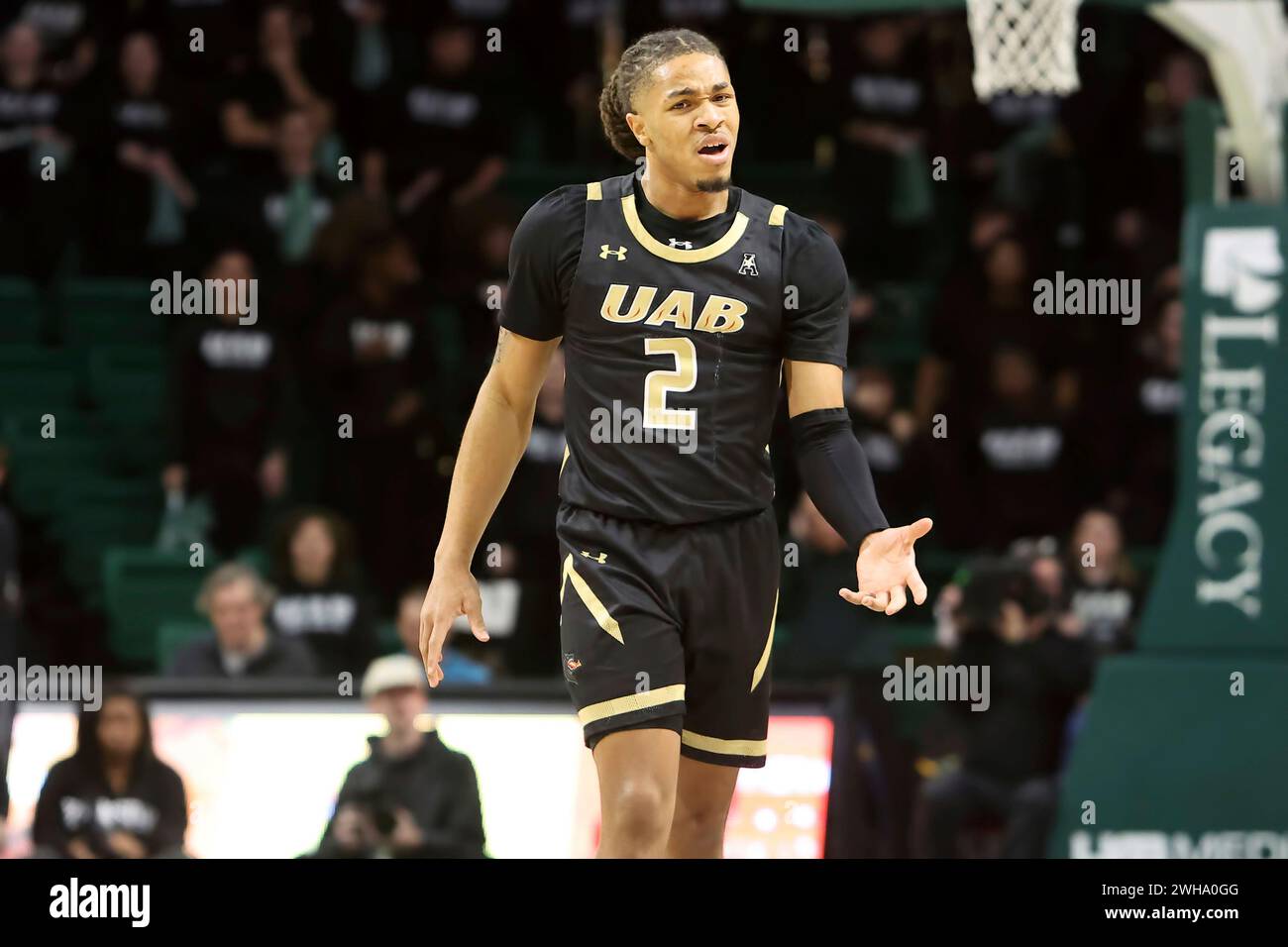 BIRMINGHAM, AL - FEBRUARY 08: UAB Blazers guard Daniel Ortiz (2)during ...