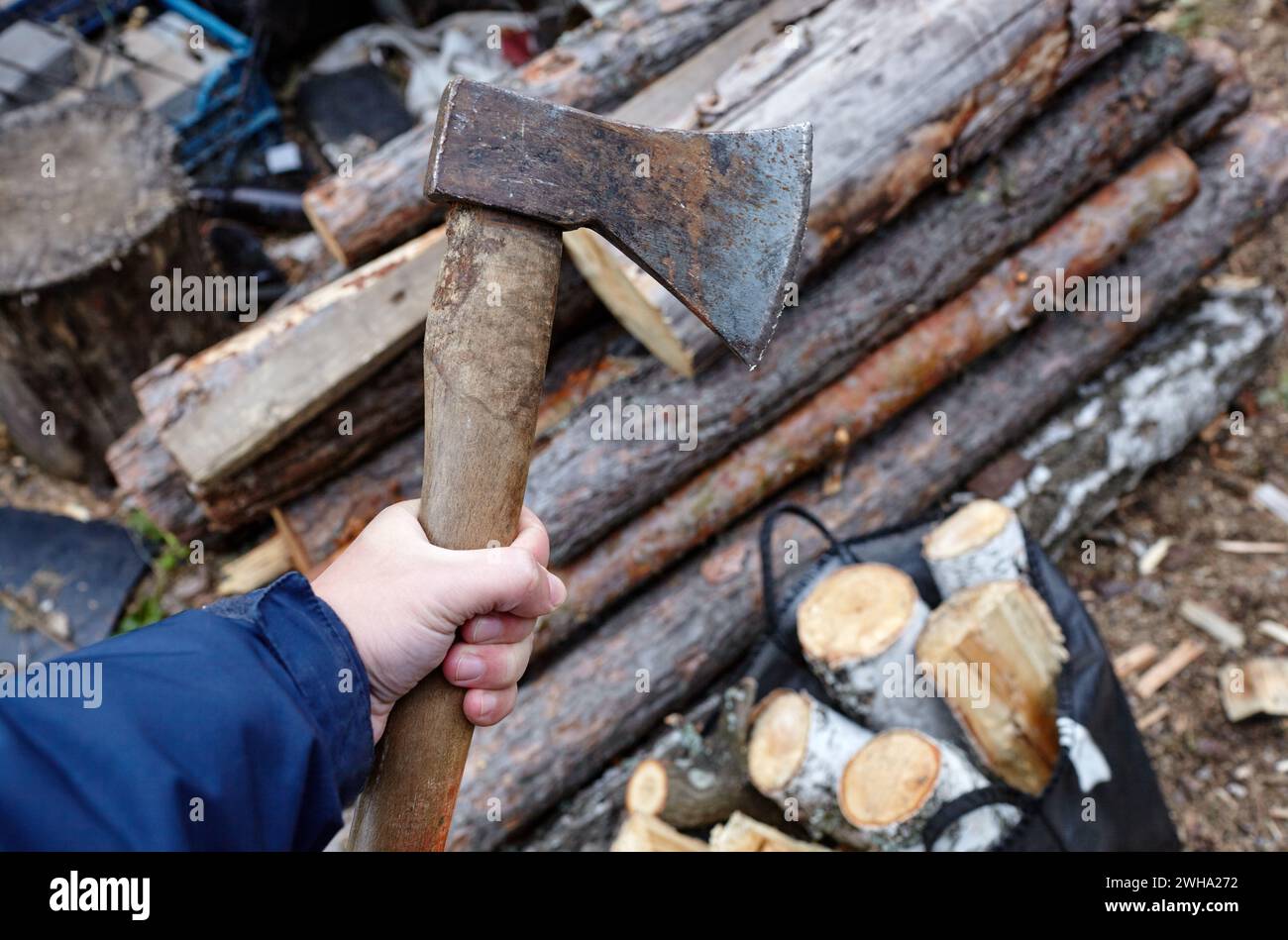 Hand axe hi-res stock photography and images - Alamy