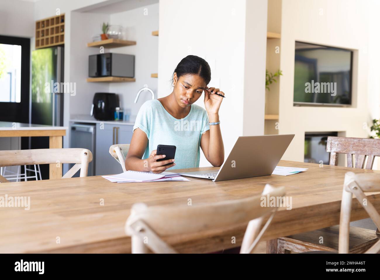 Digital skills young people hi-res stock photography and images - Alamy