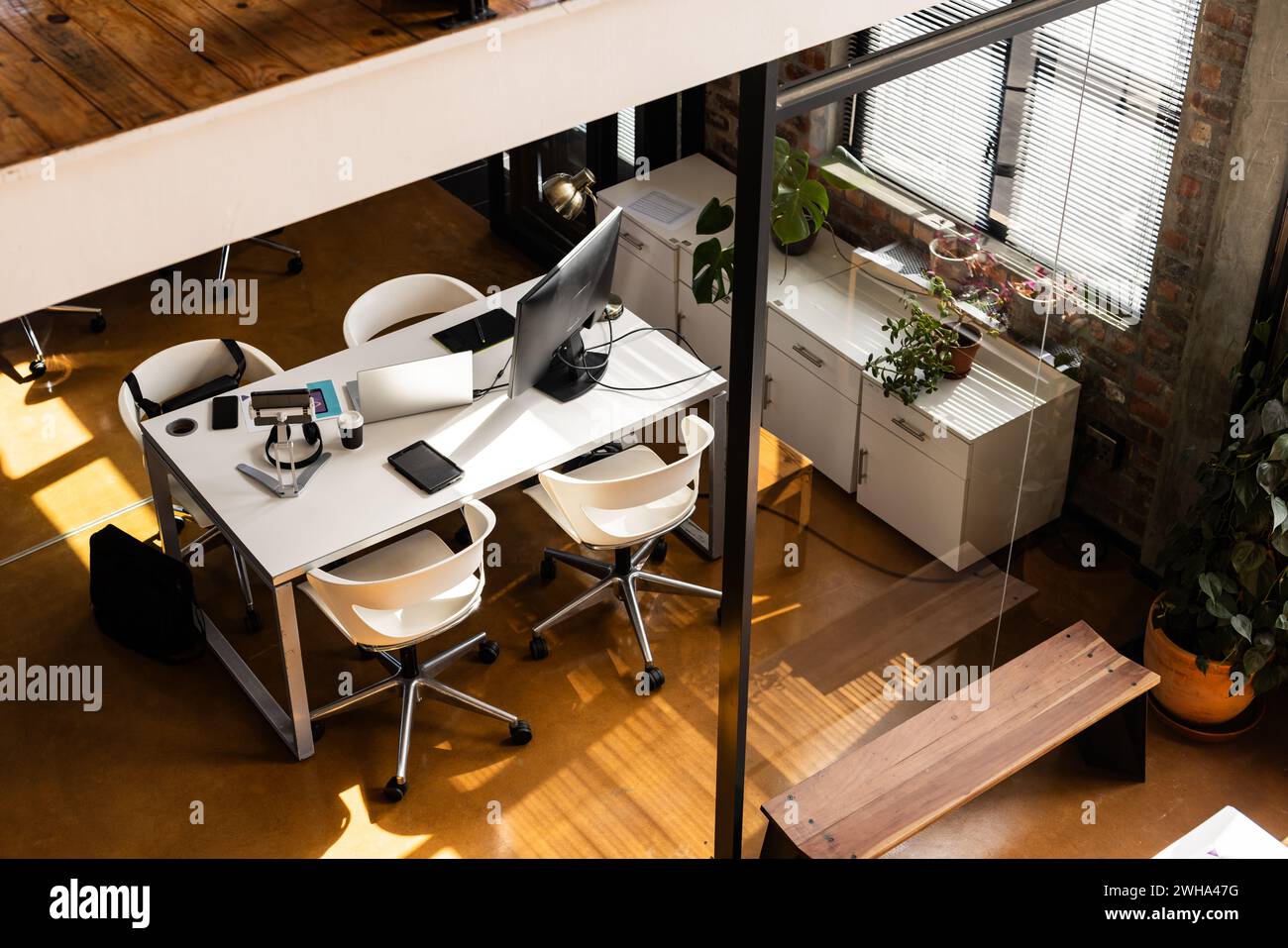 Sleek layout hi-res stock photography and images - Alamy