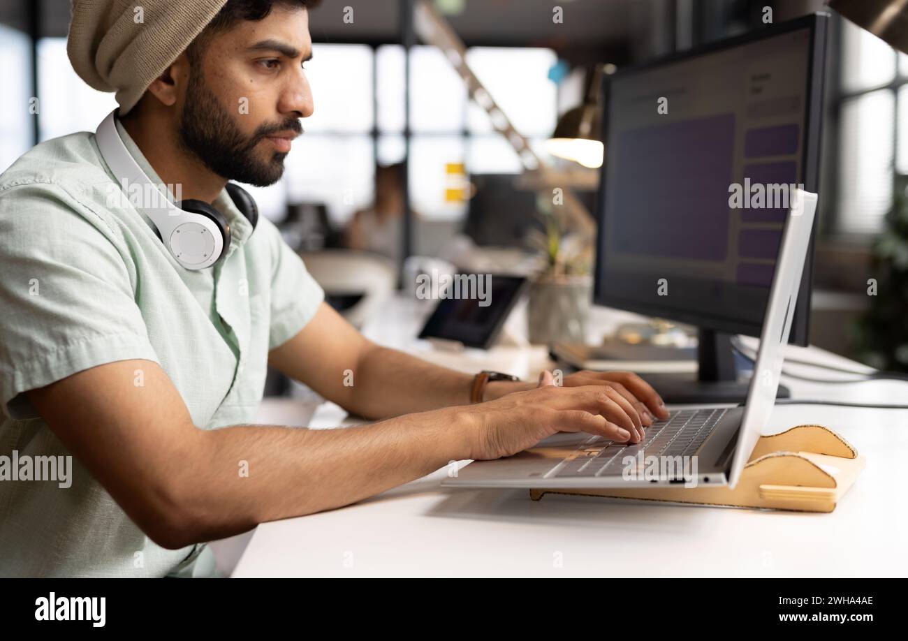Work diligently hi-res stock photography and images - Alamy