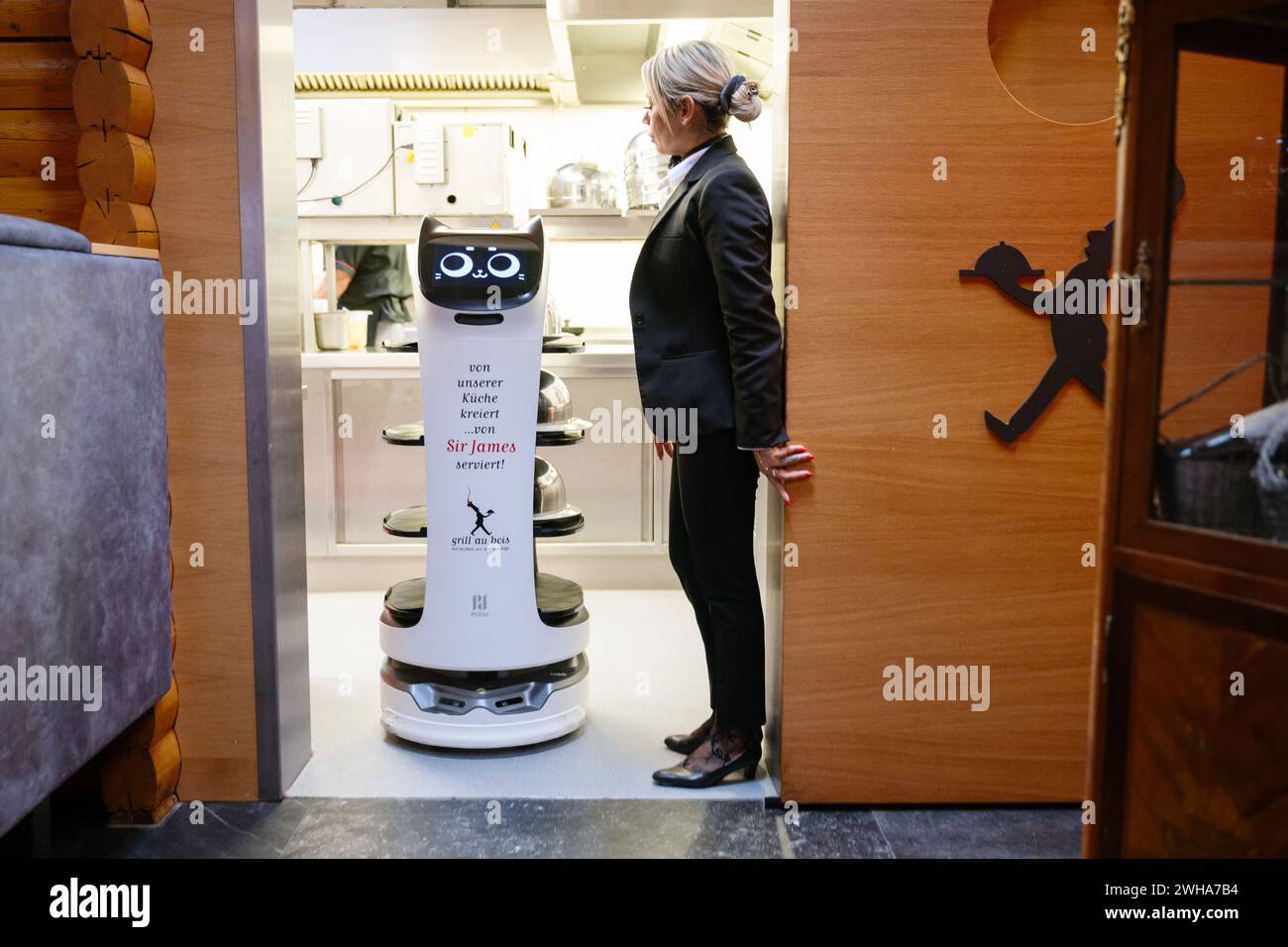 Robot restaurant germany hi-res stock photography and images - Alamy