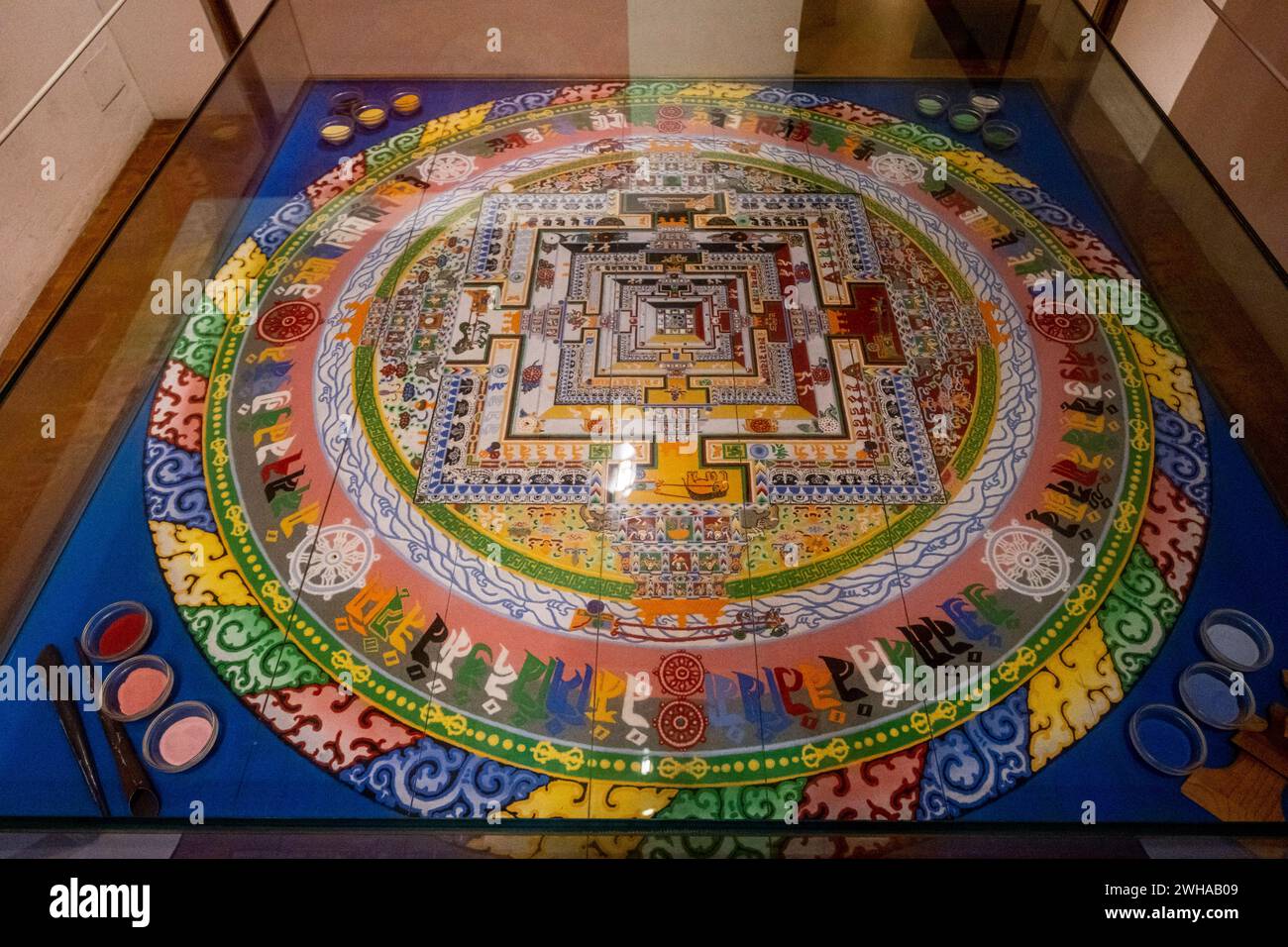 Maze coloring hi-res stock photography and images - Alamy