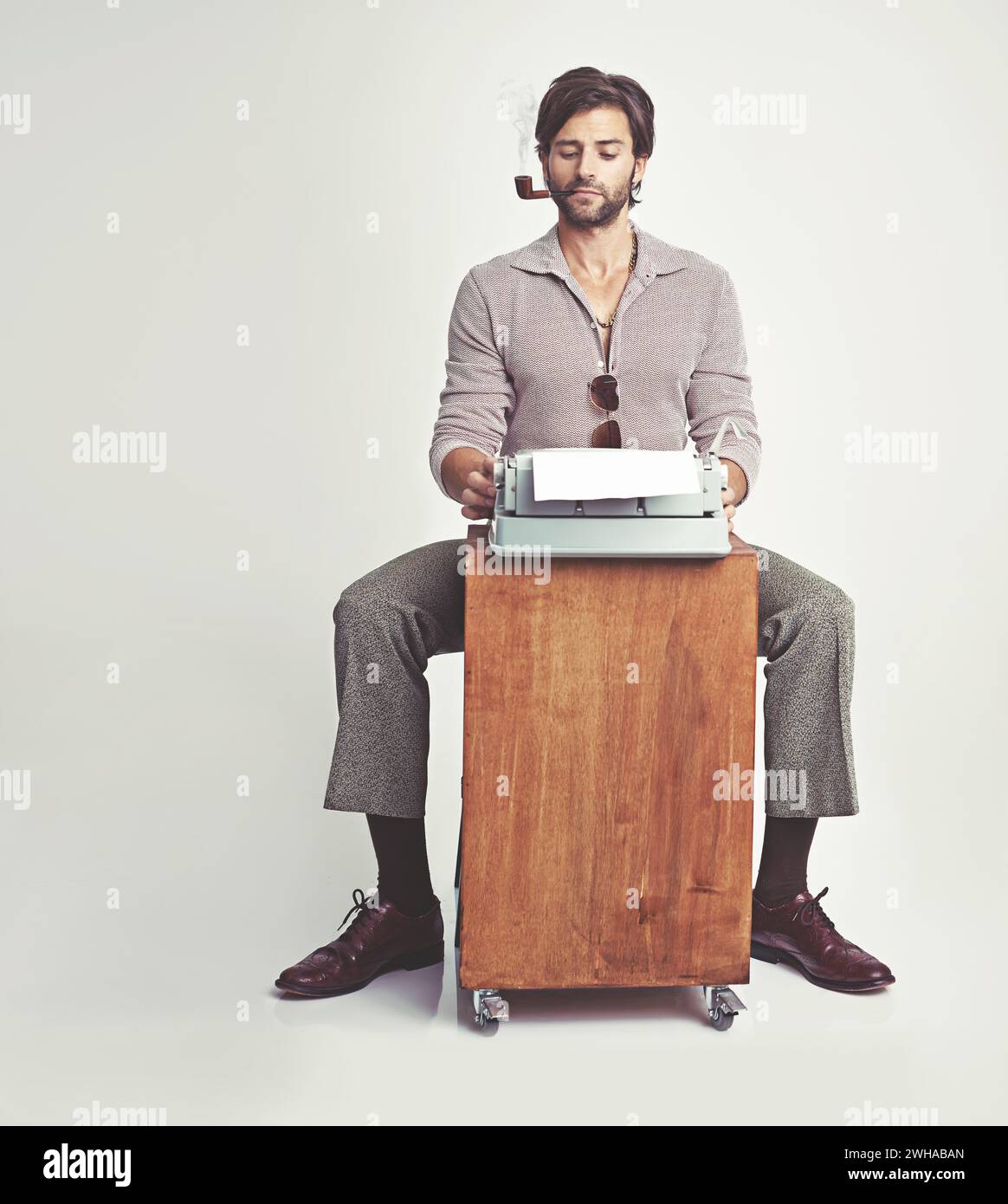 Typewriter 70s hi-res stock photography and images - Alamy