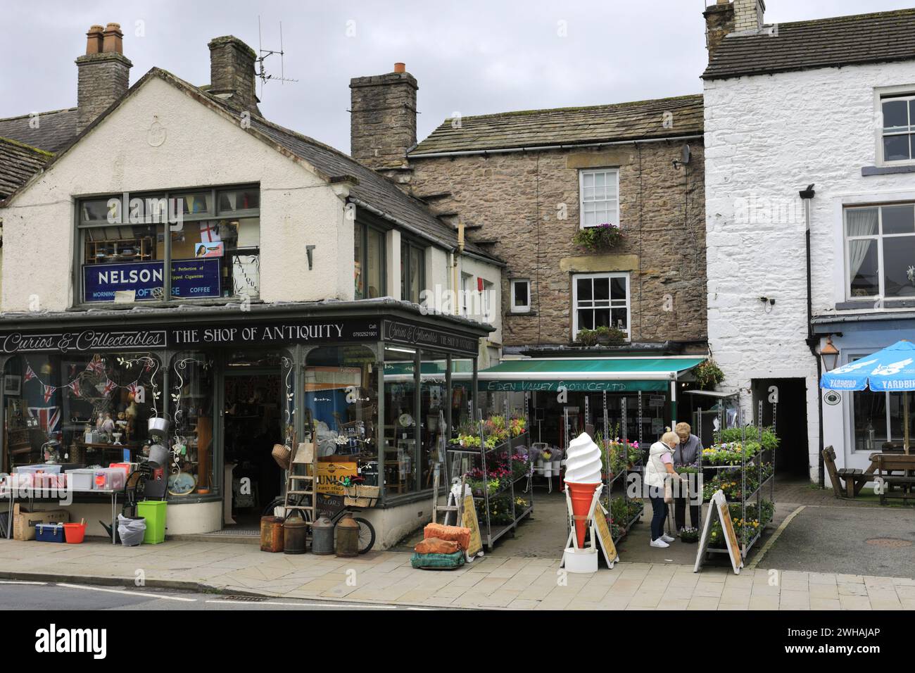 Kirkby town centre hi-res stock photography and images - Alamy