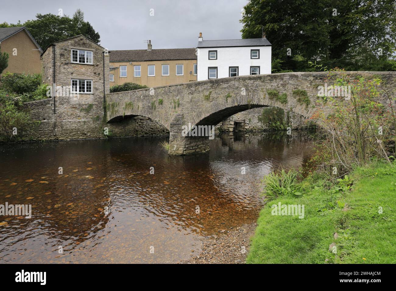The 17th century Frank's Bridge over the River Eden, Kirkby Stephen ...