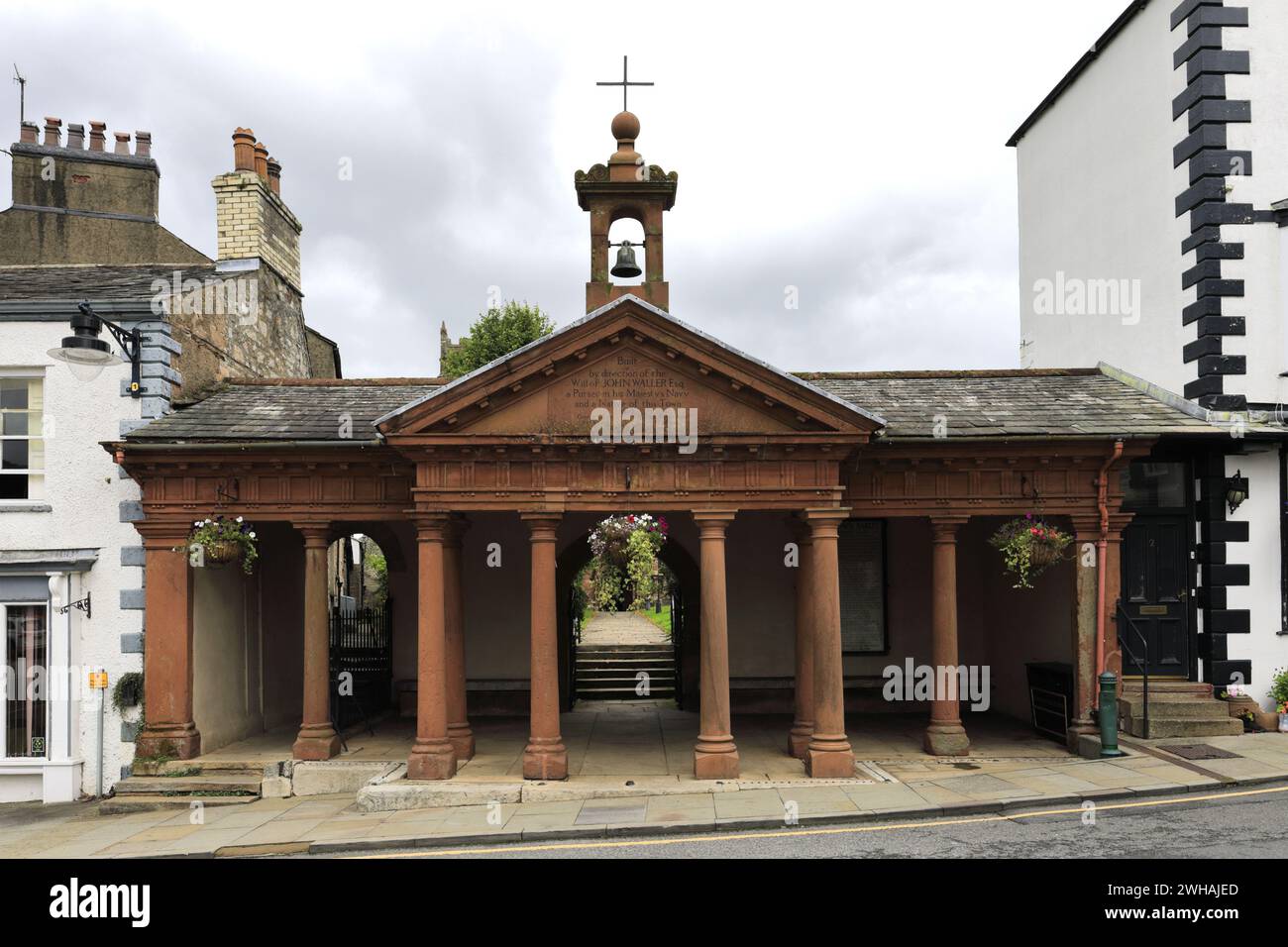 John waller monument kirkby stephen hi-res stock photography and images ...