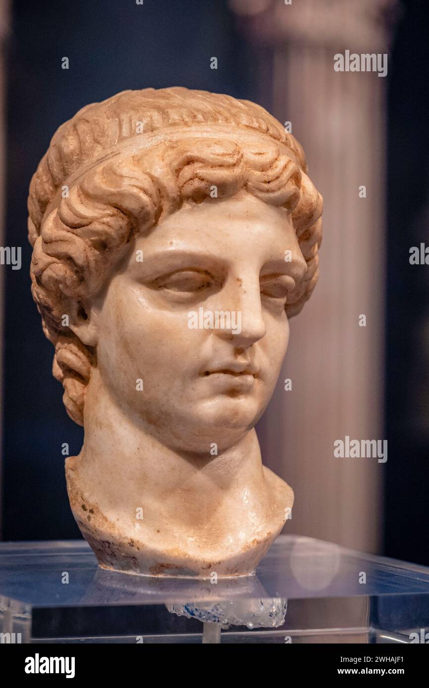 Monumento minerva hi-res stock photography and images - Alamy