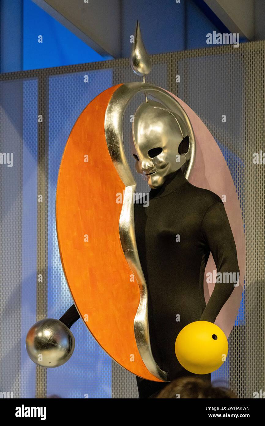 Disc dancer, 1922, Fritz Lang´s Metropolis, bauhaus museum, Dessau ...