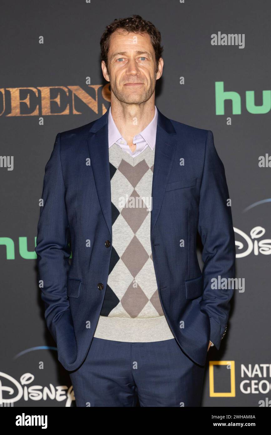 Los Angeles, USA. 08th Feb, 2024. Colin Ferguson attends the arrivals ...