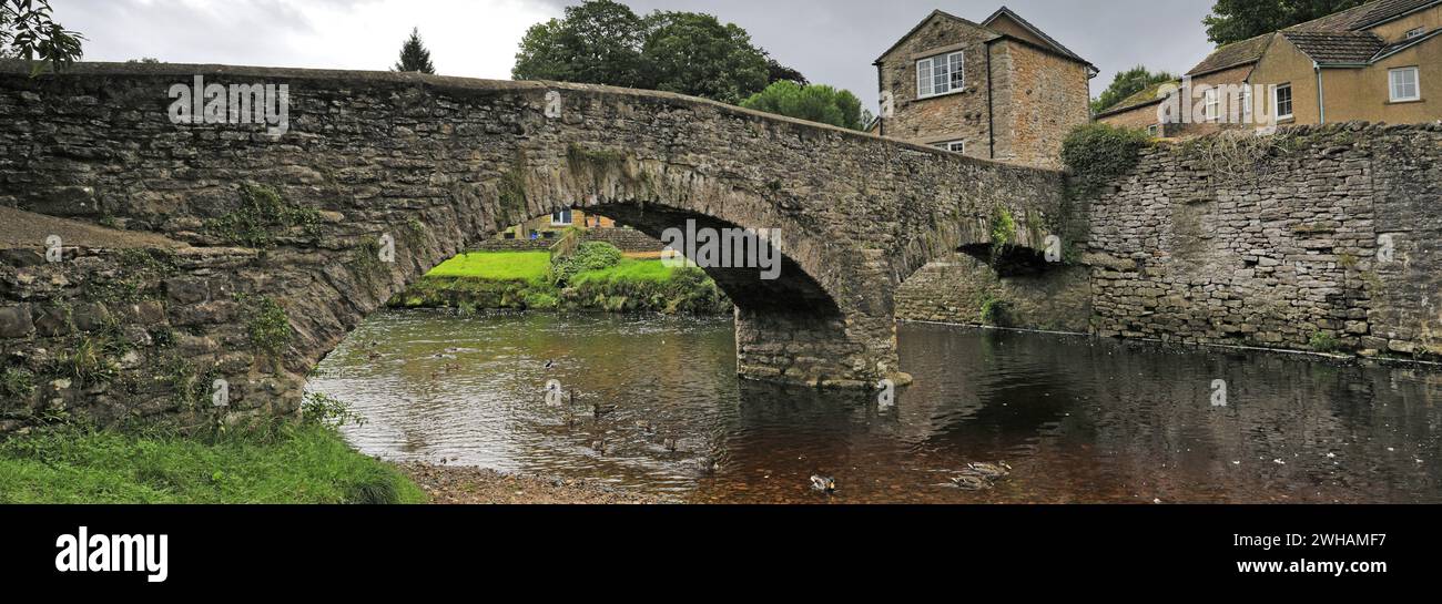 The 17th century Frank's Bridge over the River Eden, Kirkby Stephen ...