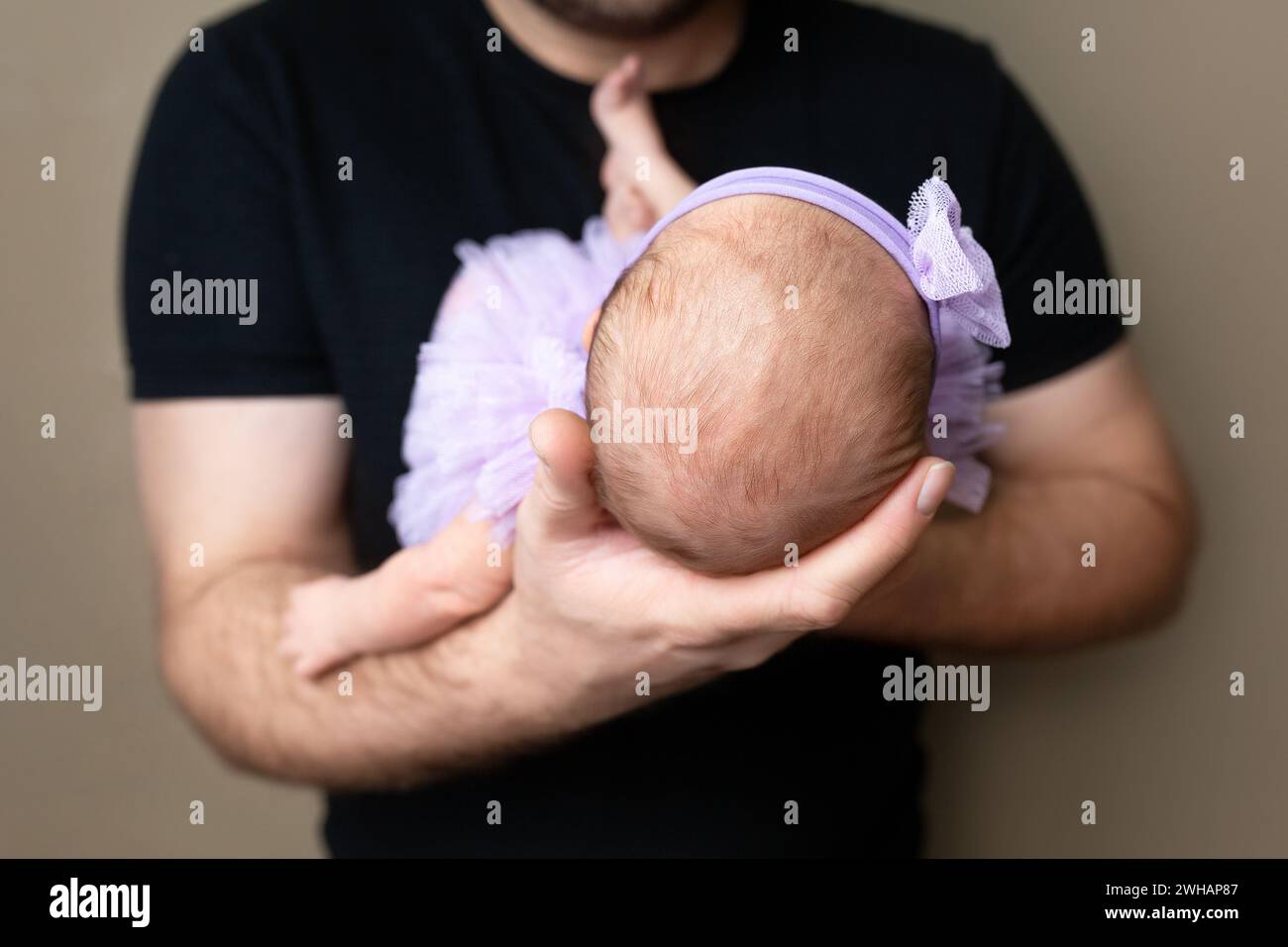 newborn baby in father's arms Stock Photo - Alamy