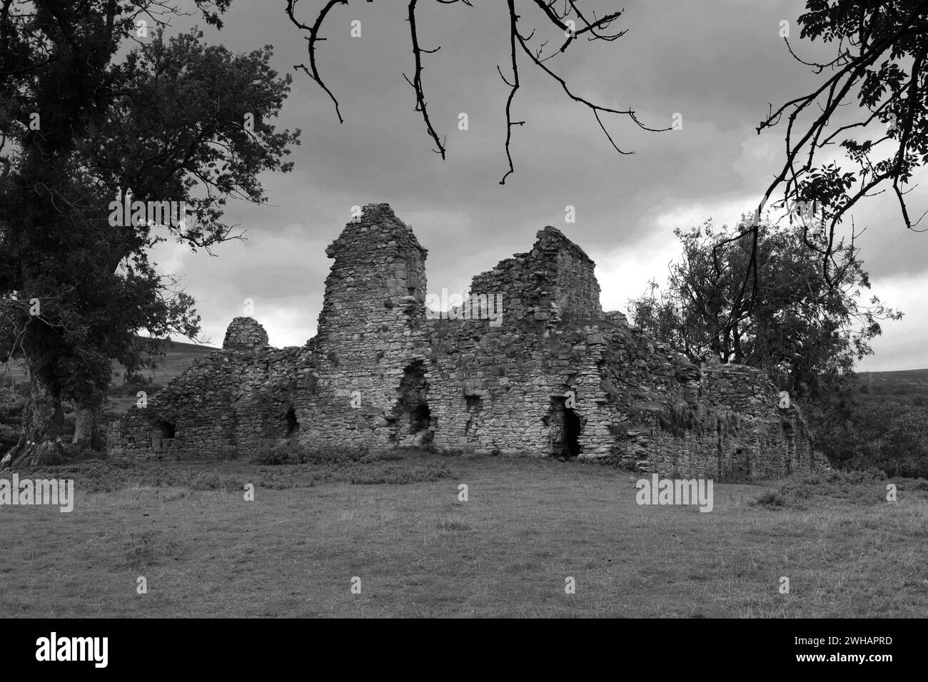 The ruins of Pendragon Castle, Mallerstang Dale, Cumbria, England, UK ...