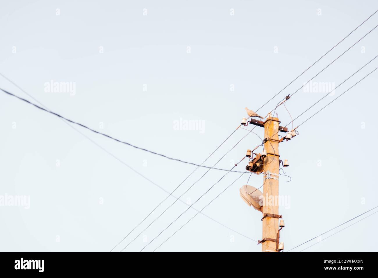 Delivering electrical energy hi-res stock photography and images - Alamy