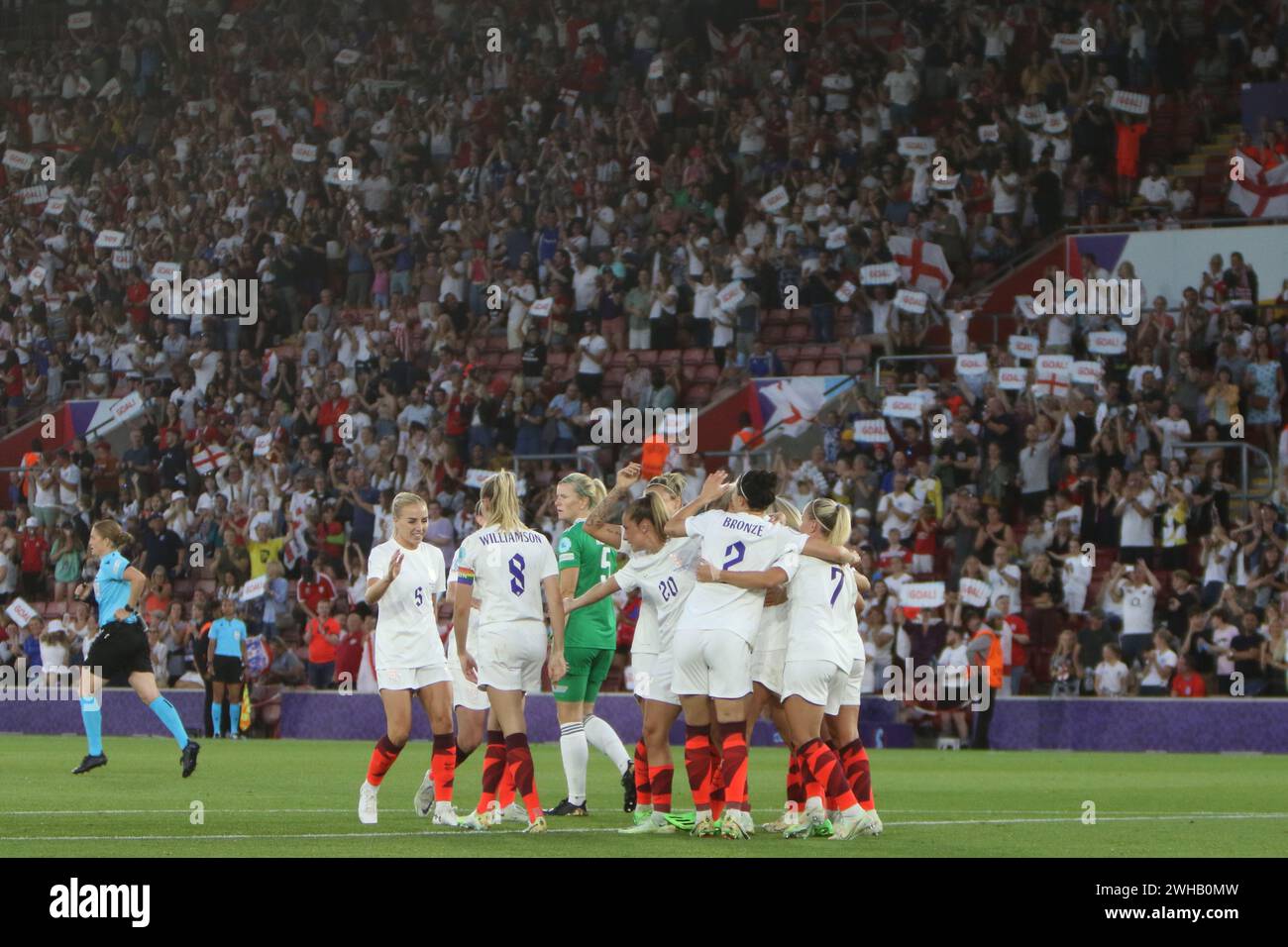 England celebrate Alessia Russo goal England v Northern Ireland UEFA ...