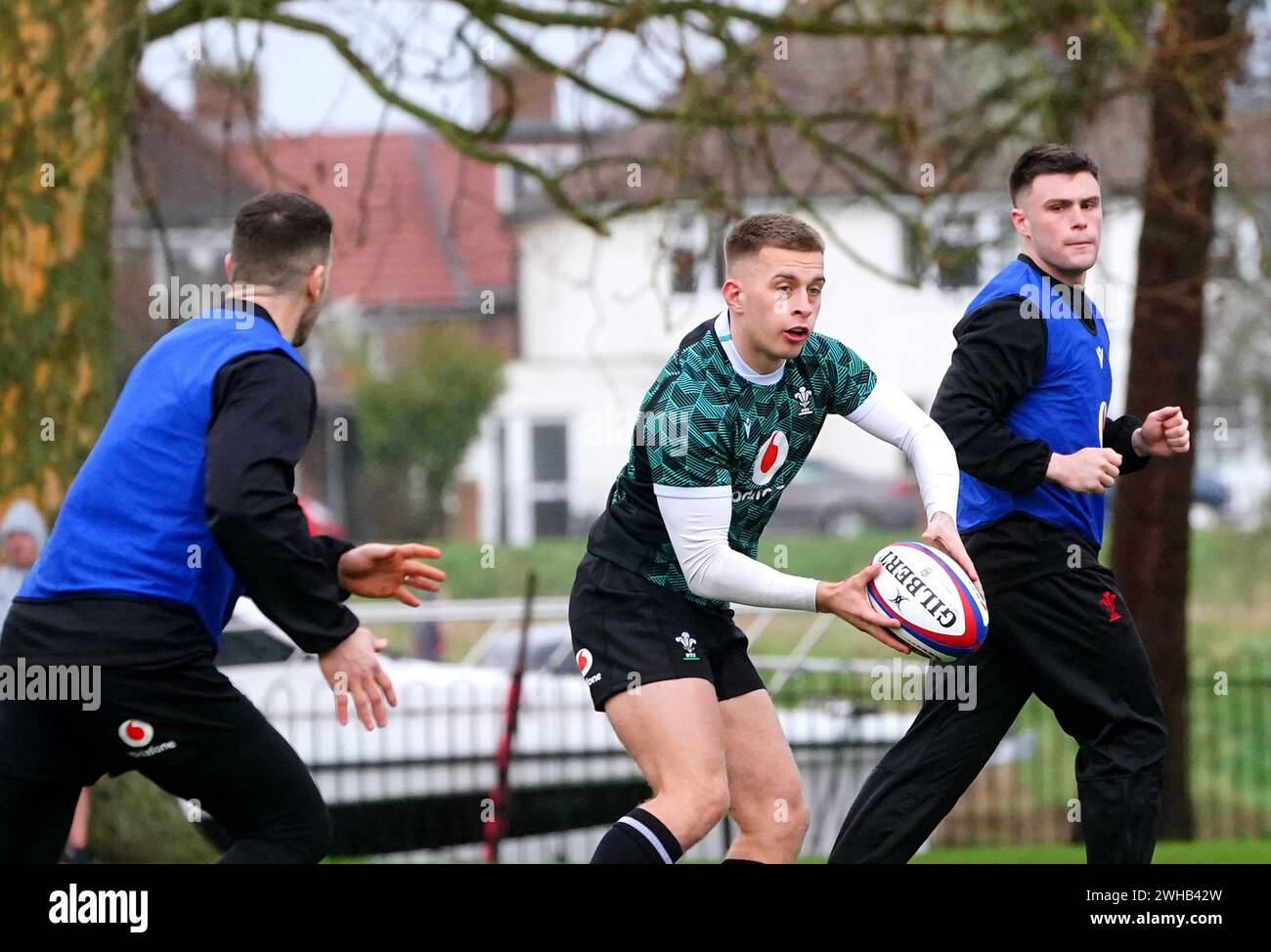 Wales' Cameron Winnett (centre) during a Captains Run at The Lensbury ...