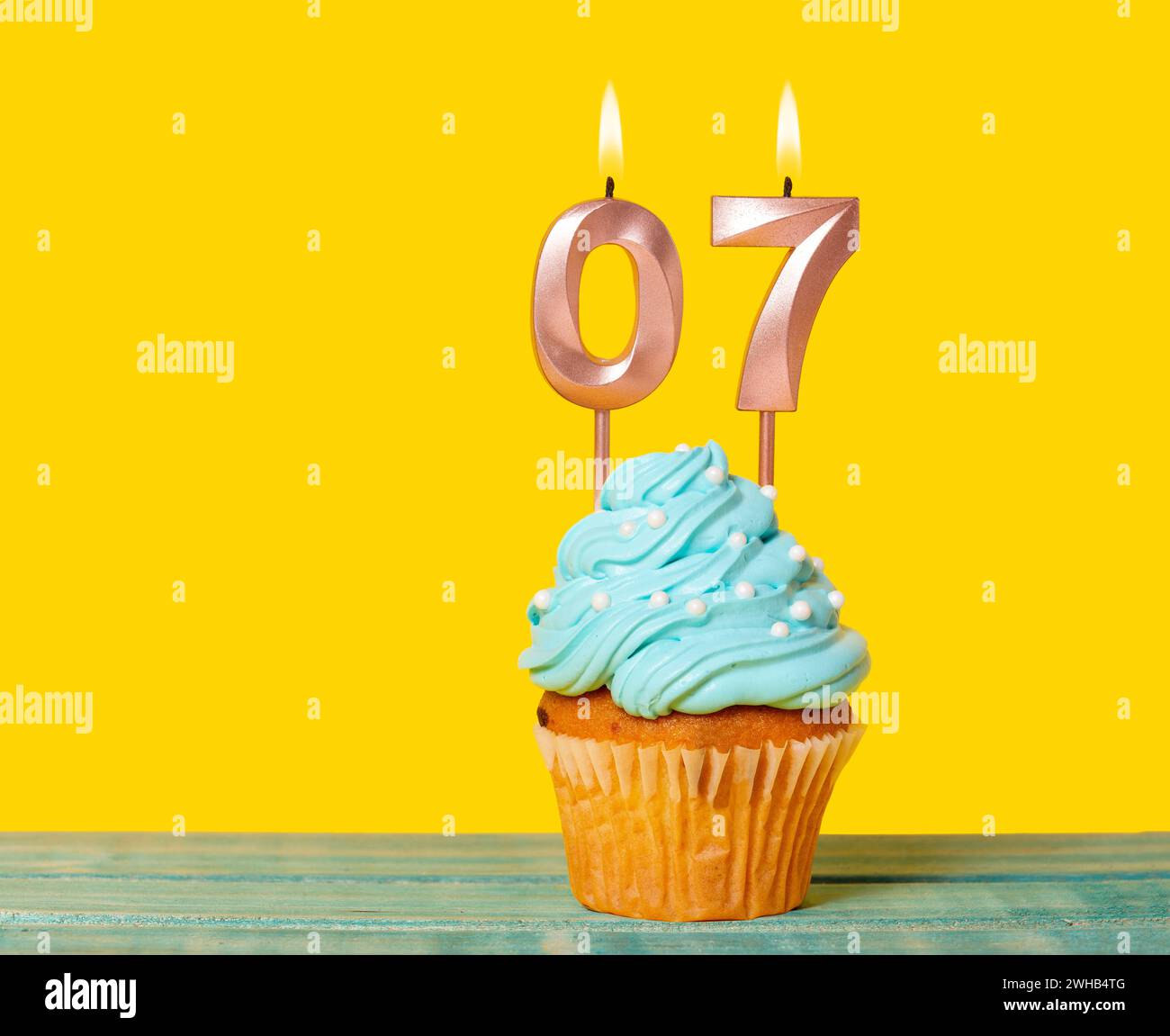 Candle 07 hi-res stock photography and images - Alamy
