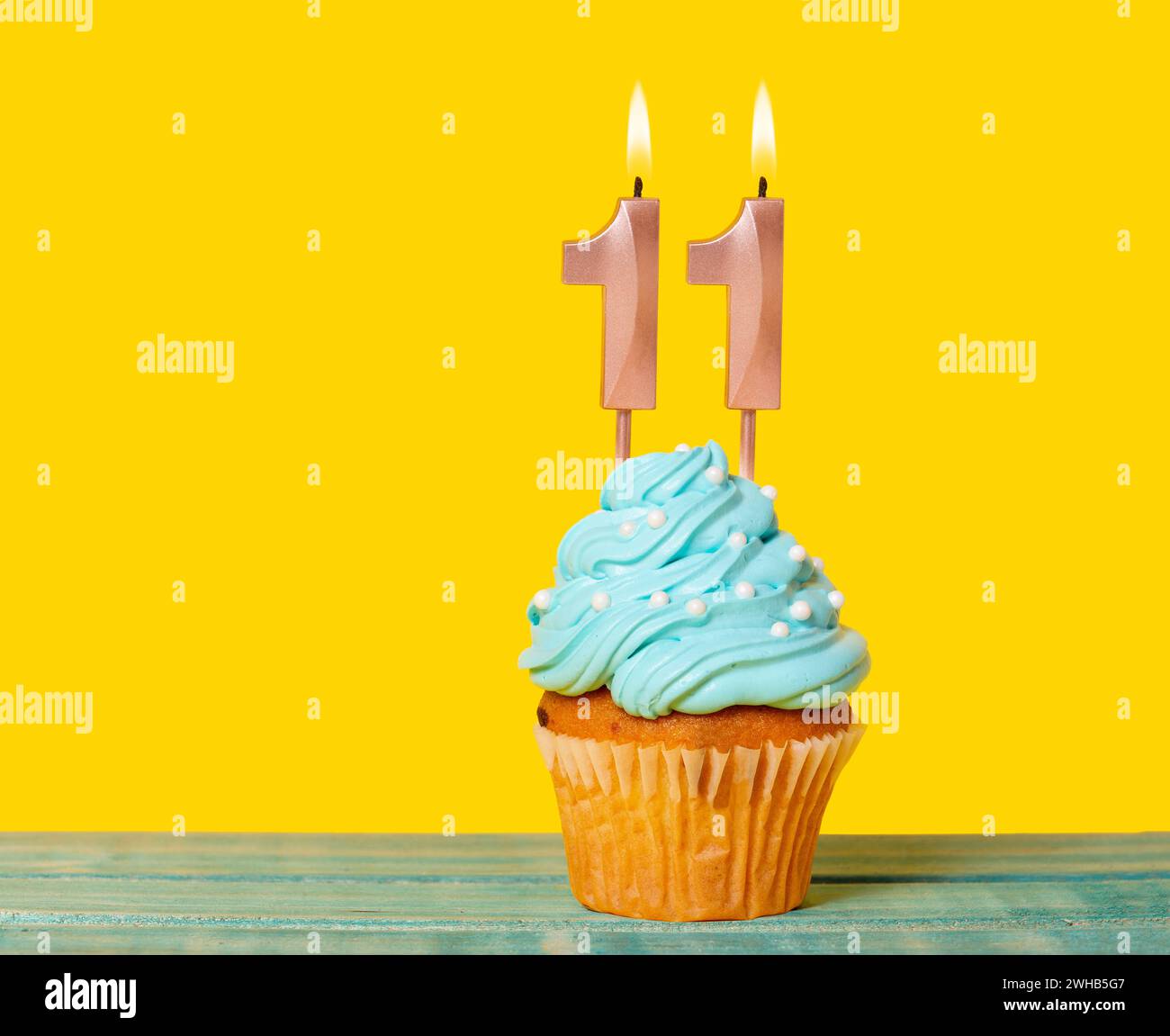Birthday candle number 11 hi-res stock photography and images - Alamy