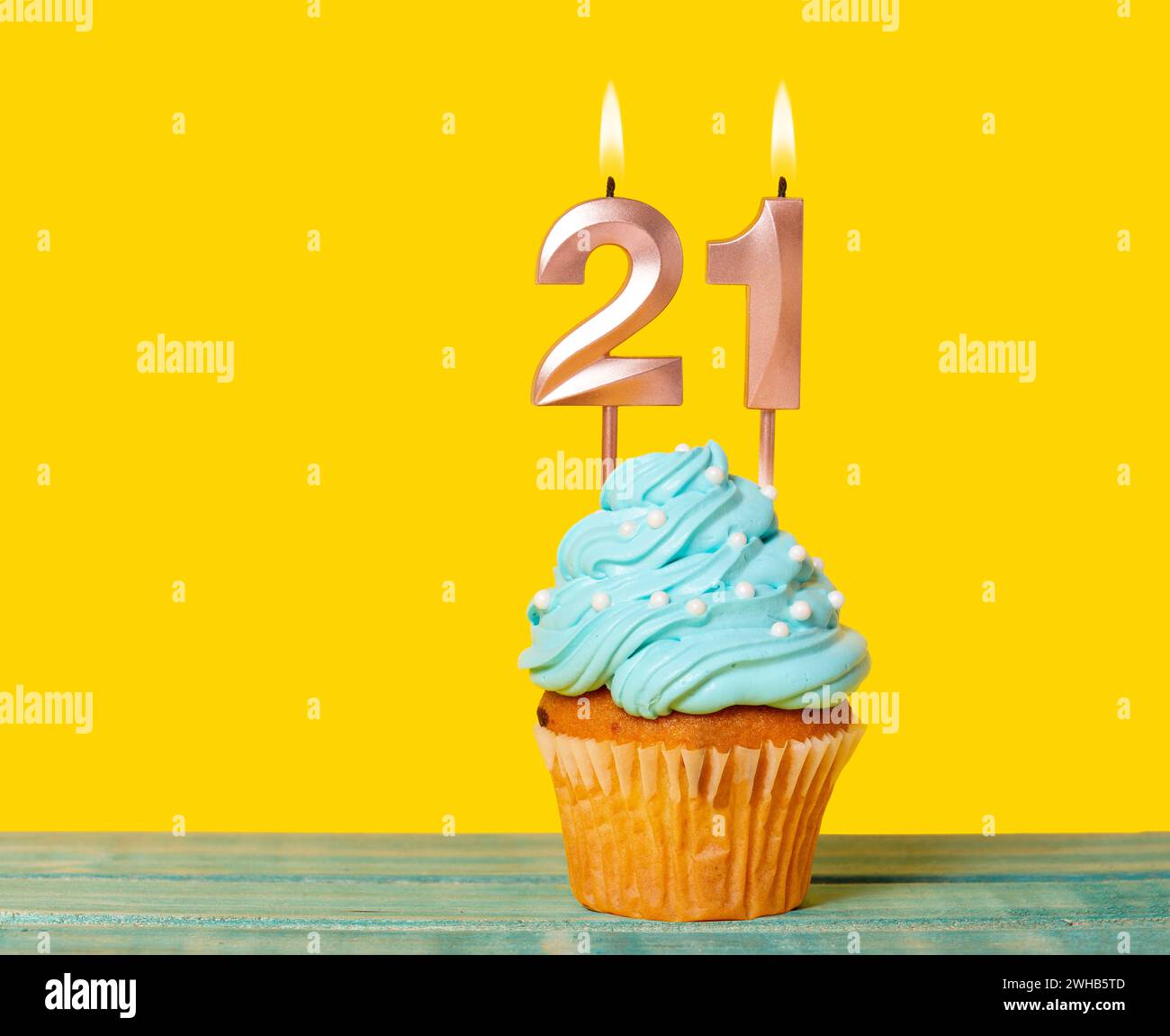 Happy birthday number 21 greeting hi-res stock photography and images ...