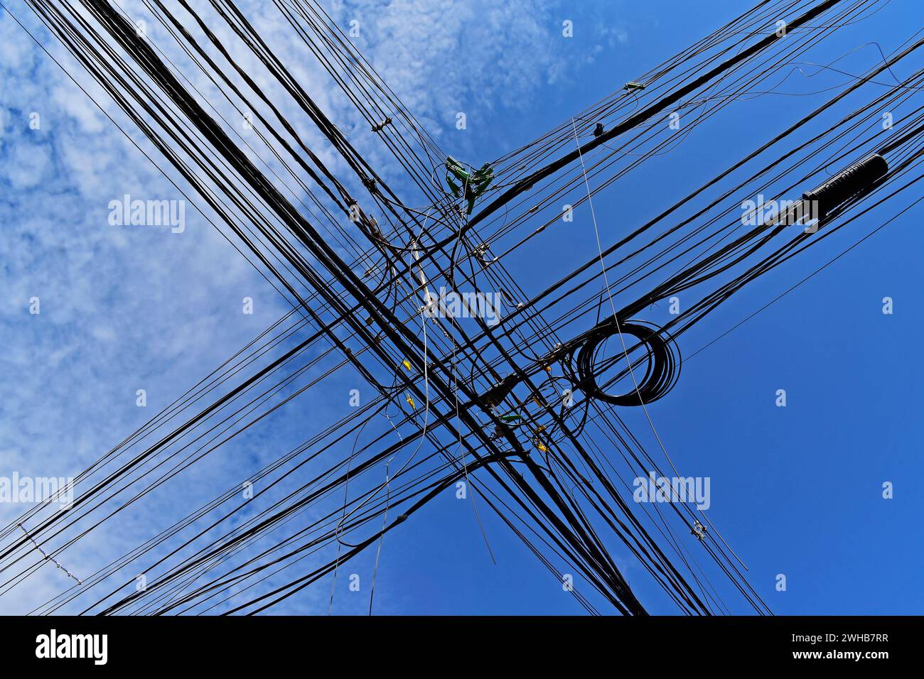 High voltage power cable crossing hi-res stock photography and images ...