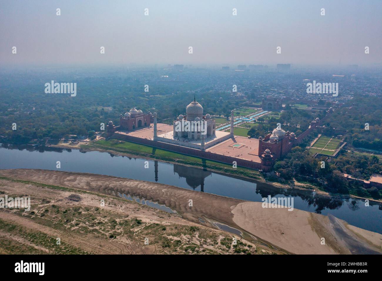 Taj mahal aerial view hi-res stock photography and images - Alamy